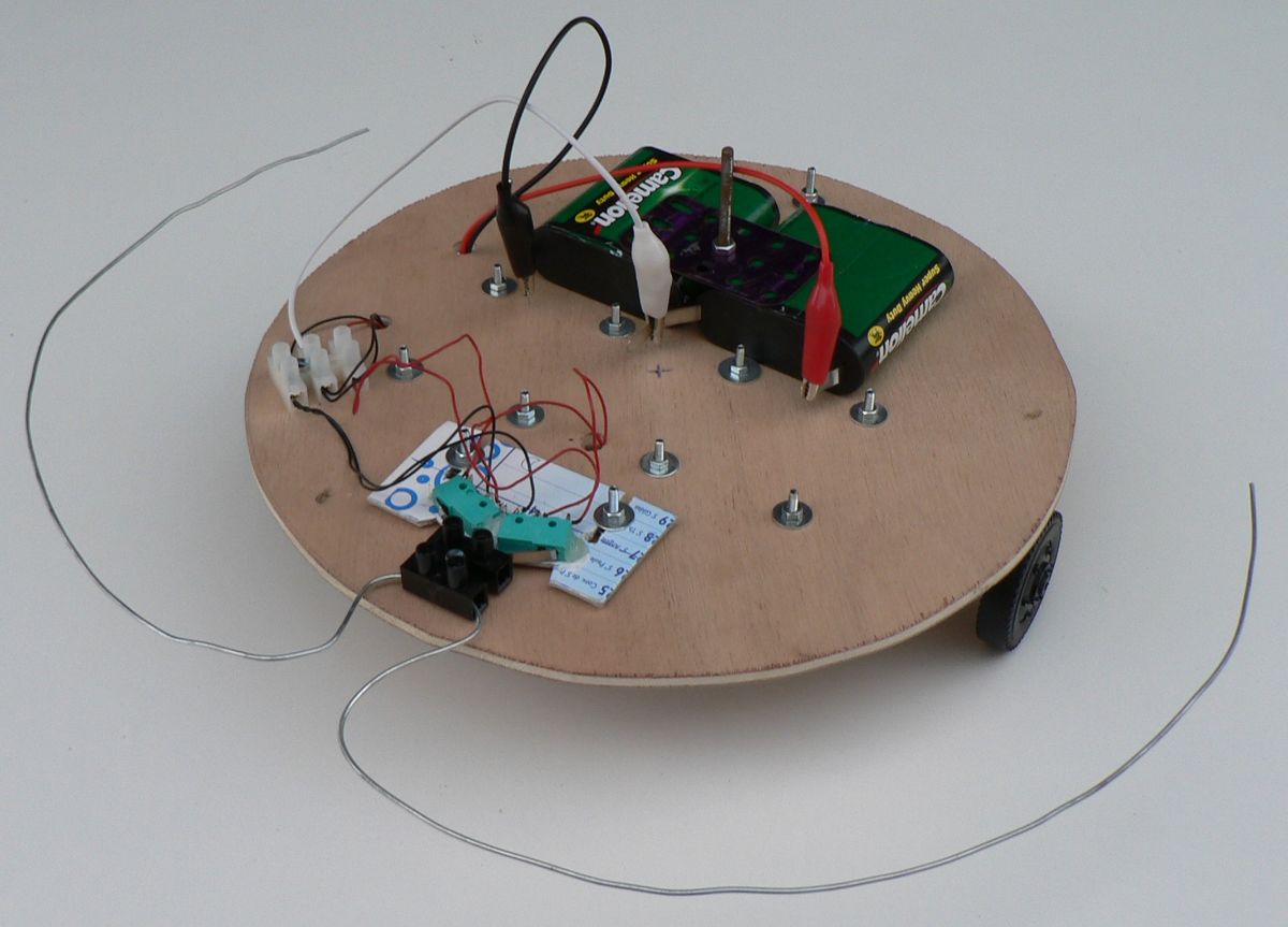 Robot électro-mecanique — Wikidebrouillard