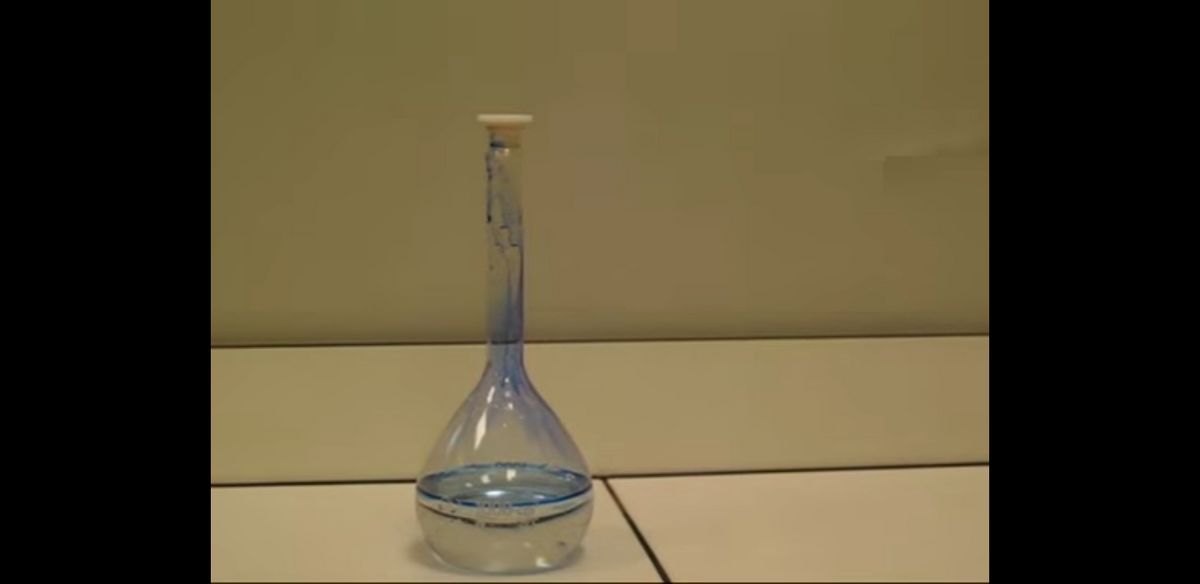 Experience de la bouteille bleue — Wikidebrouillard